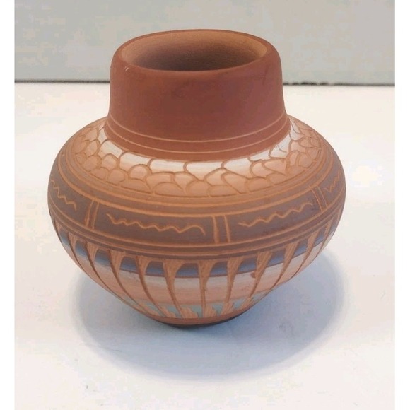 Art | Vintage Michael Charlie Navajo Pottery Carved Vase Signed Small ...